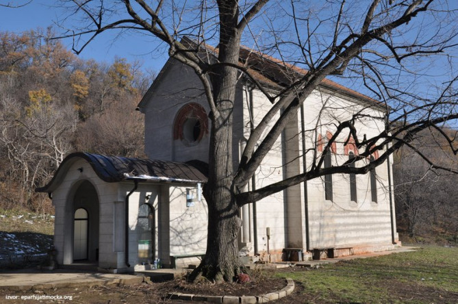 Manastir Svete Trojice - Posetite Hram u Okolinu Kladova